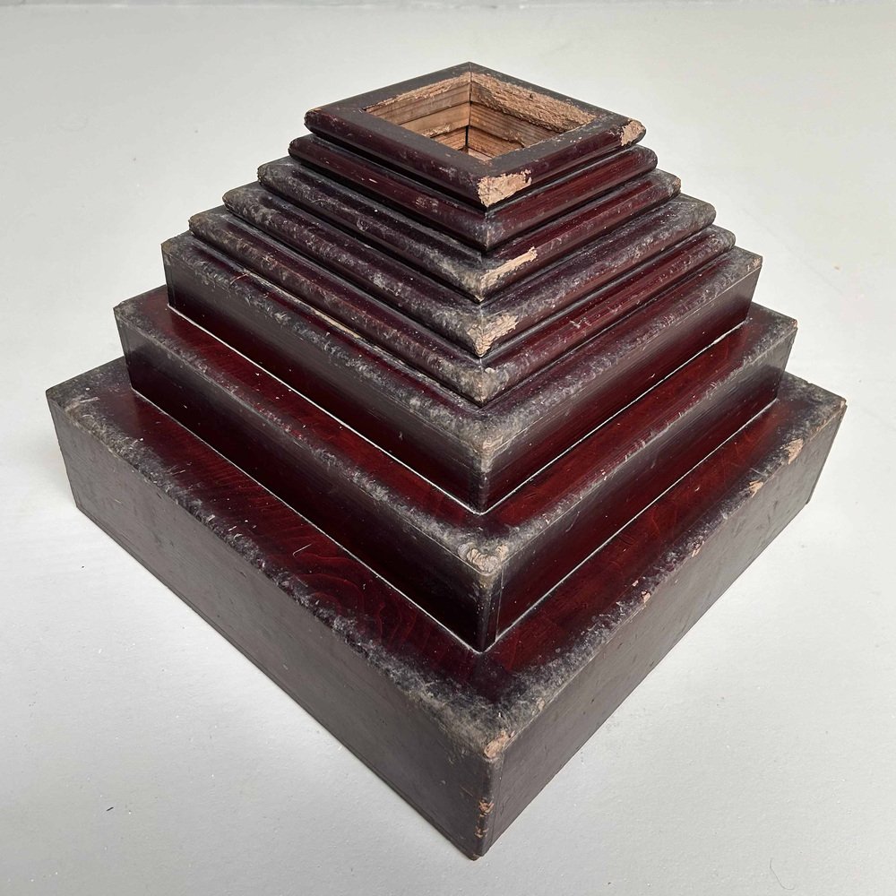 Meiji Period Pyramid-Shaped Altar Cabinet, Japan, 1890s for sale at Pamono