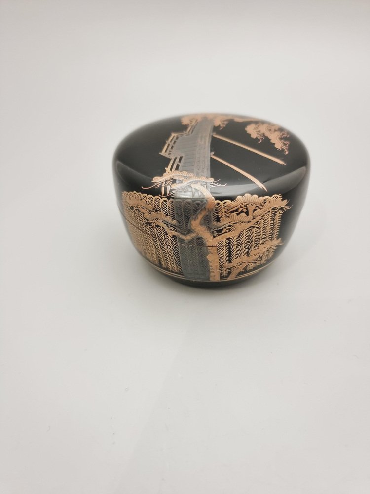 Vintage Japanese Netsuke Matcha Conatiner with Maki-E Lacquer in Black ...