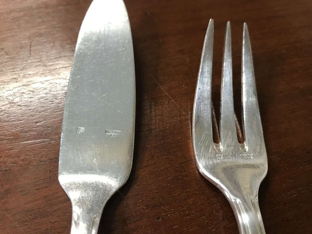 Vintage Art Deco Style Fish Forks and Knives in Silver Metal from the ...