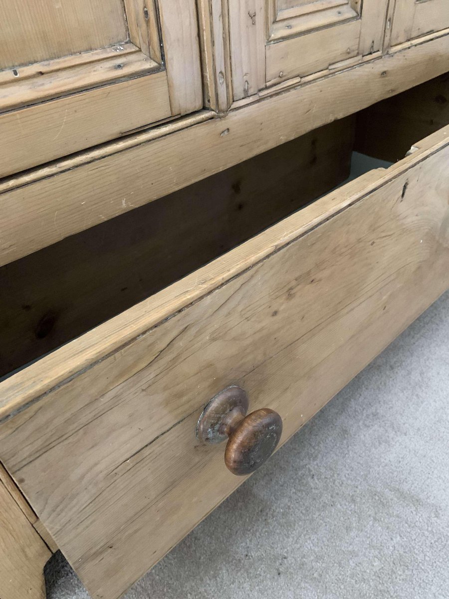 Antique English Country Pine Buffet for sale at Pamono