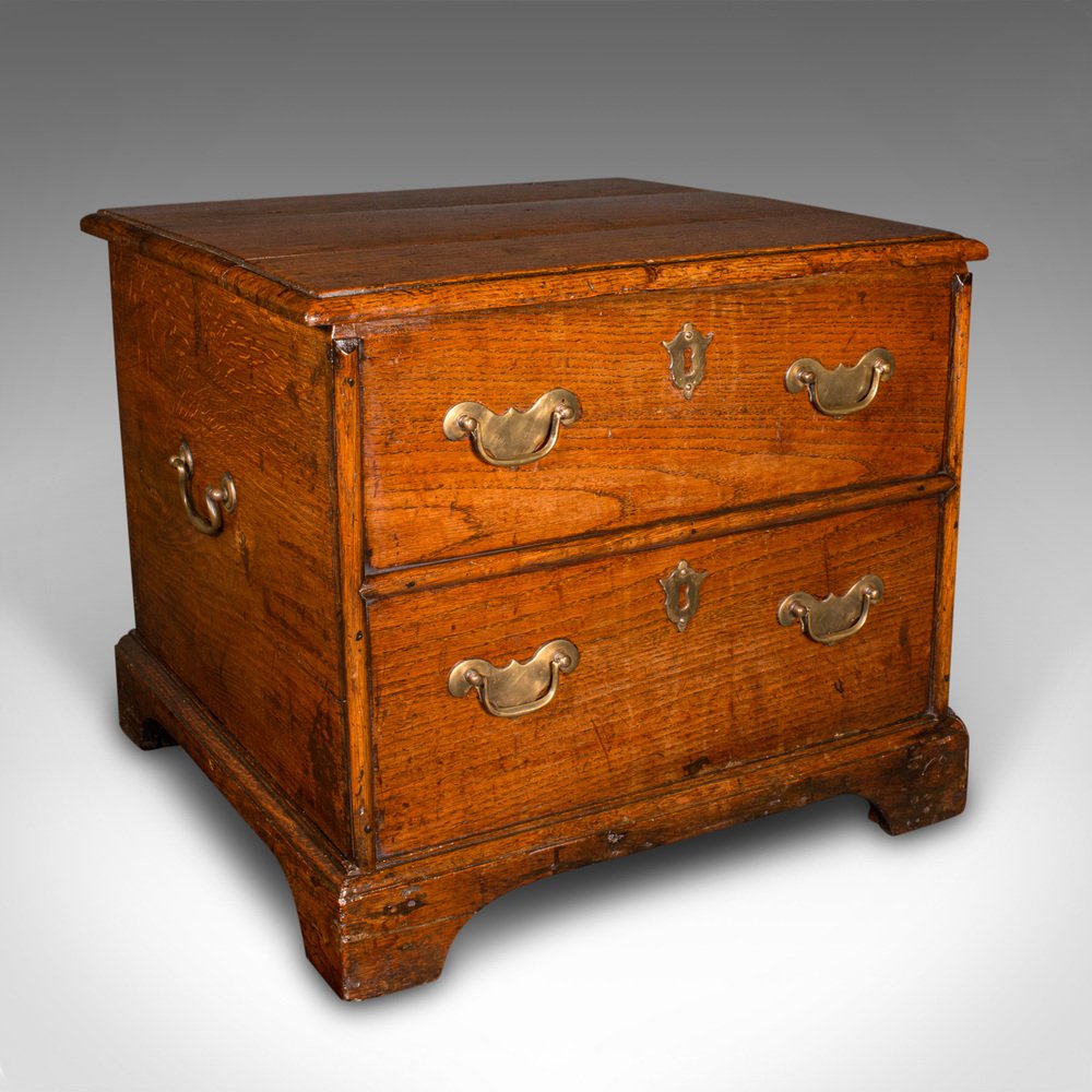 Antique English Oak Storage Chest, 1780s for sale at Pamono