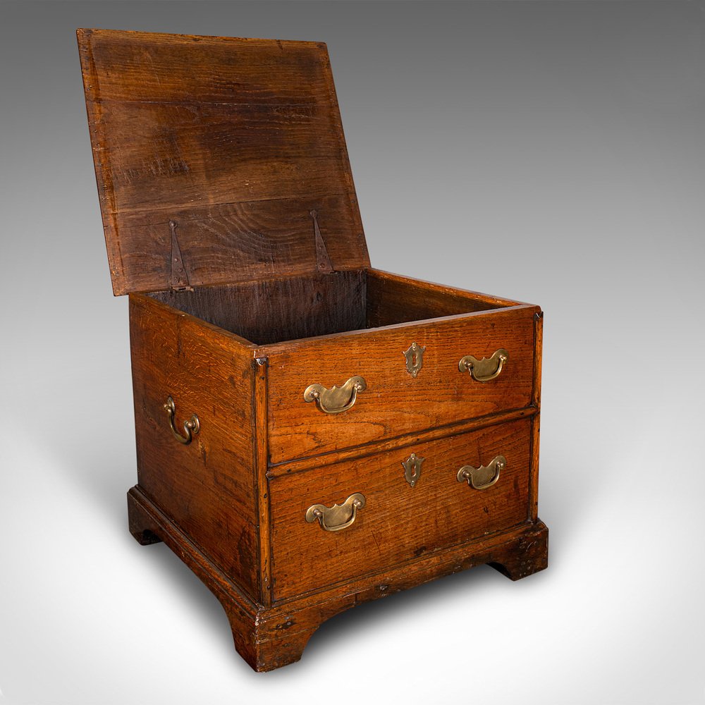 Antique English Oak Storage Chest, 1780s for sale at Pamono