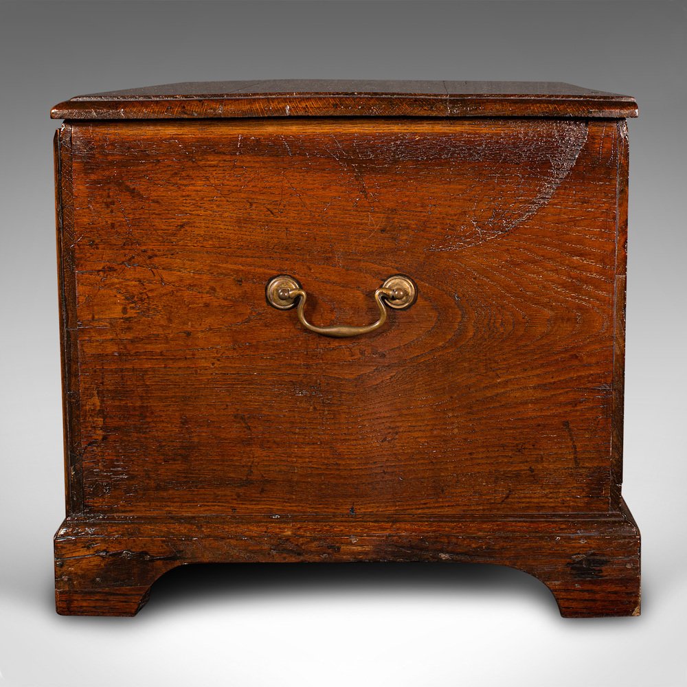 Antique English Oak Storage Chest, 1780s for sale at Pamono