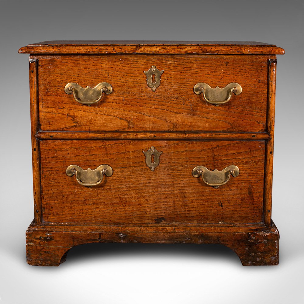 Antique English Oak Storage Chest, 1780s for sale at Pamono