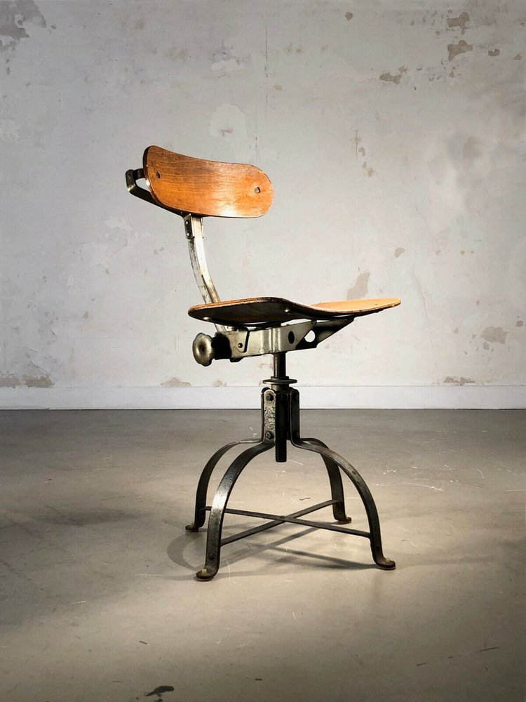 Modernist Industrial Workshop Chair, France, 1950s for sale at Pamono