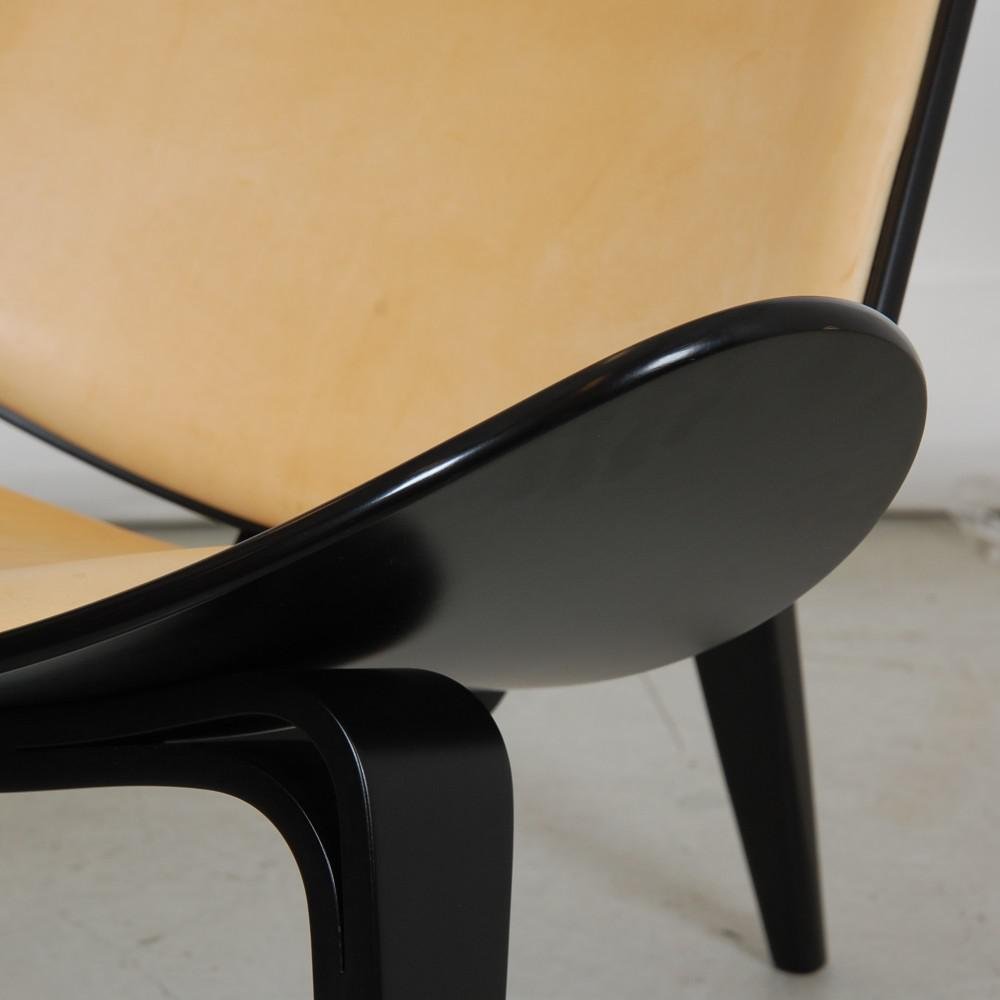 Black Shell Chair in Natural Leather by Hans Wegner, 2000s for sale at ...