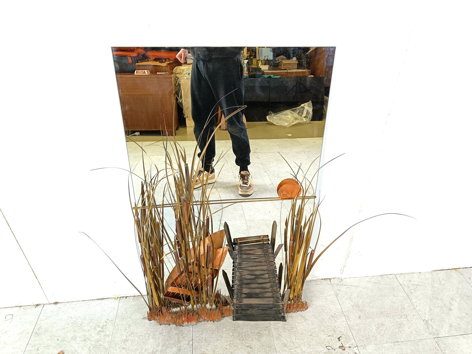 Sculpted Copper Mirror by Daniel Dhaeseleer, 1970s for sale at Pamono