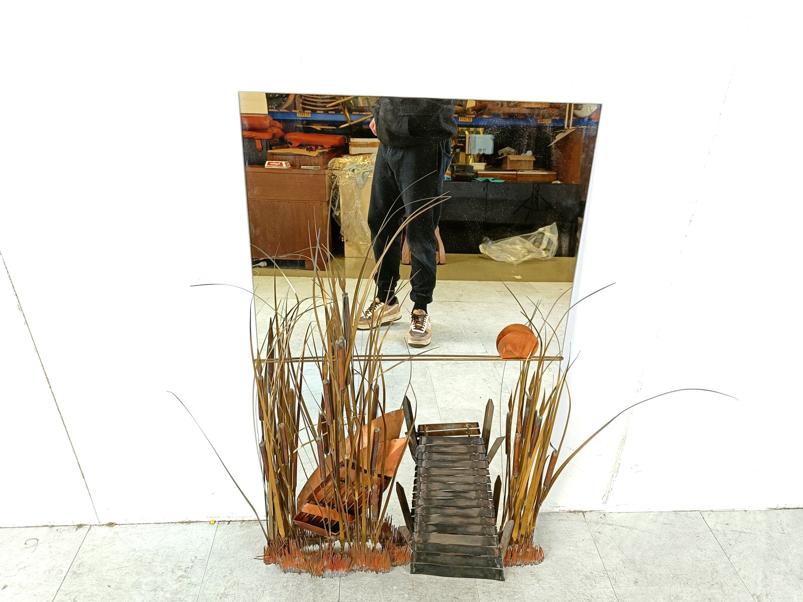 Sculpted Copper Mirror by Daniel Dhaeseleer, 1970s for sale at Pamono