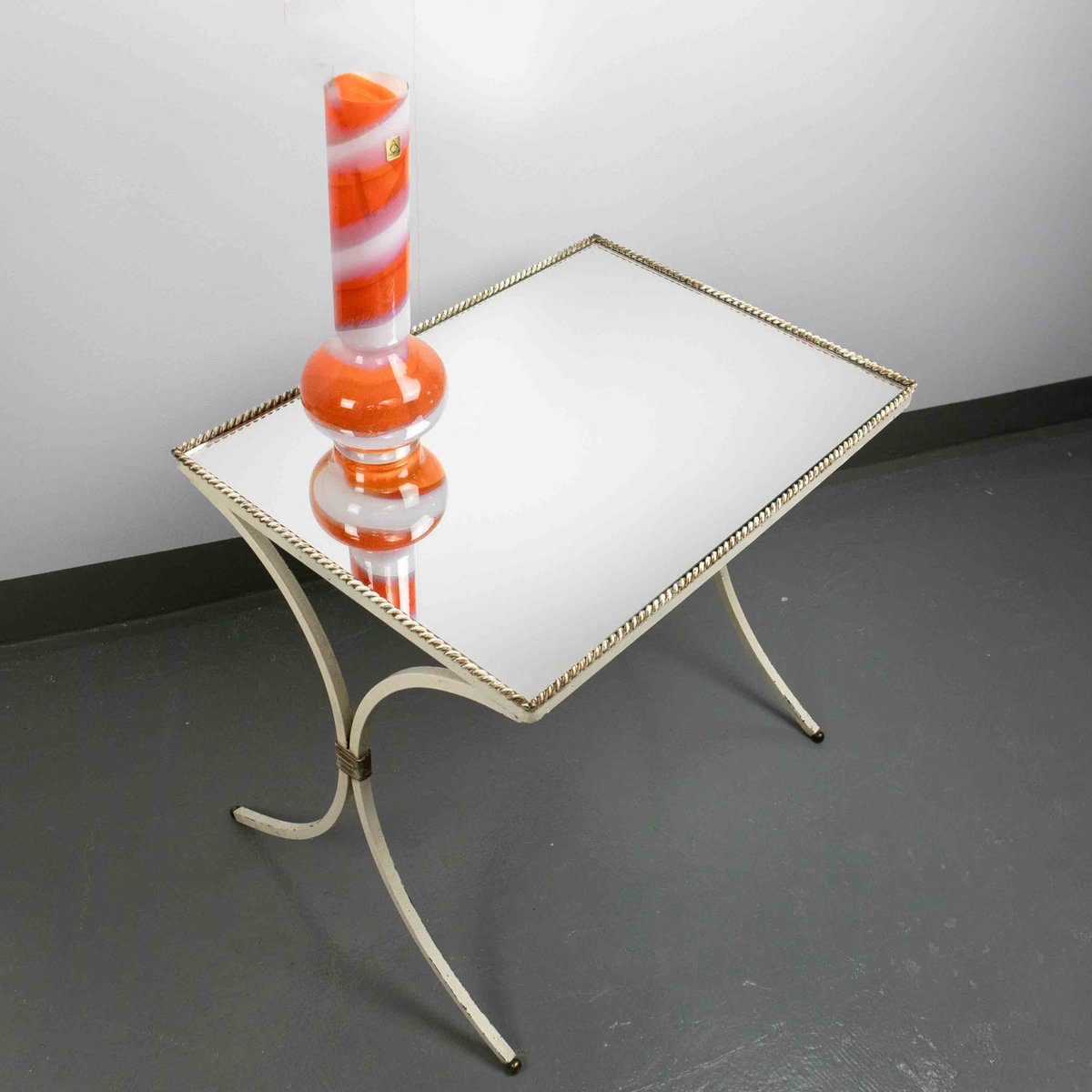 Hollywood Glam Side Table with Mirror Top, 1940s for sale at Pamono