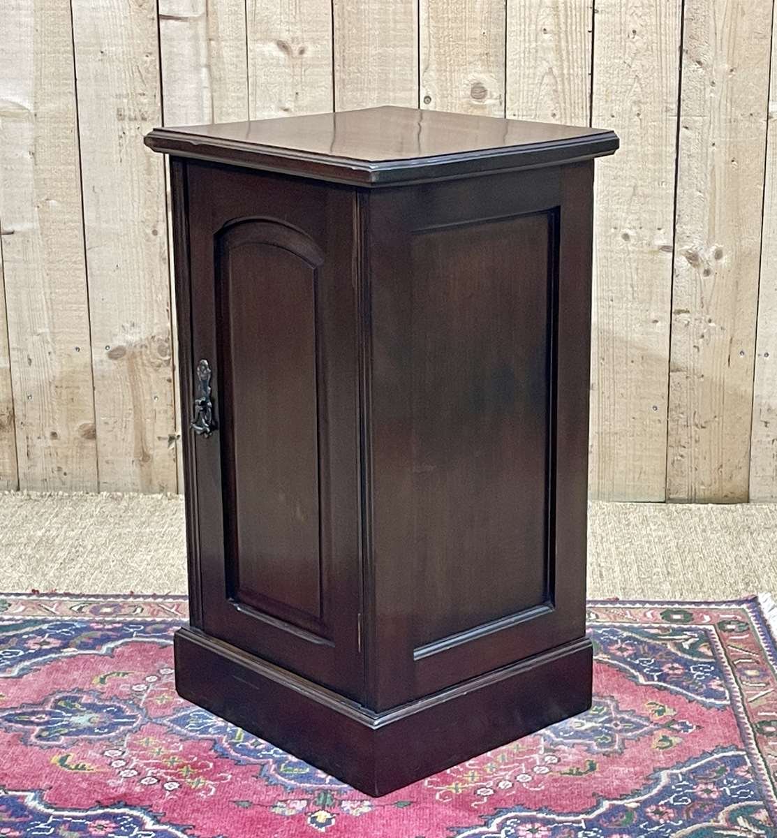 English Mahogany Bedside Table, 1930s for sale at Pamono