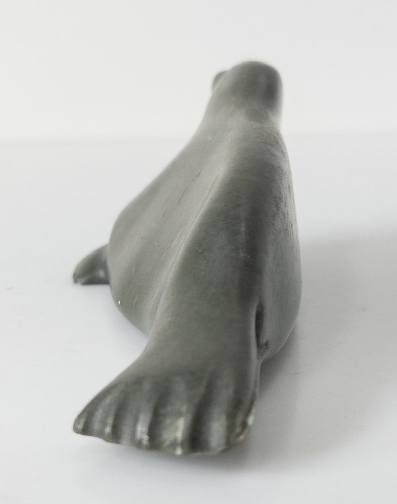 Native American Indian Inuit Serpentine Seal Carving for sale at Pamono