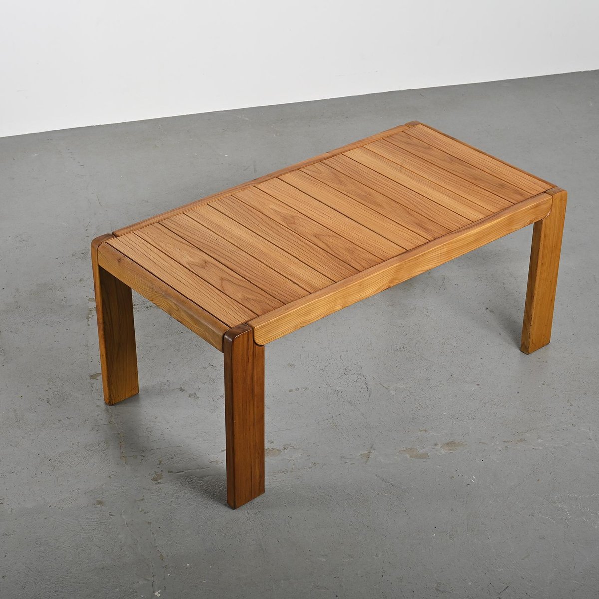 Extending Elm Table from Maison Regain, 1980 for sale at Pamono