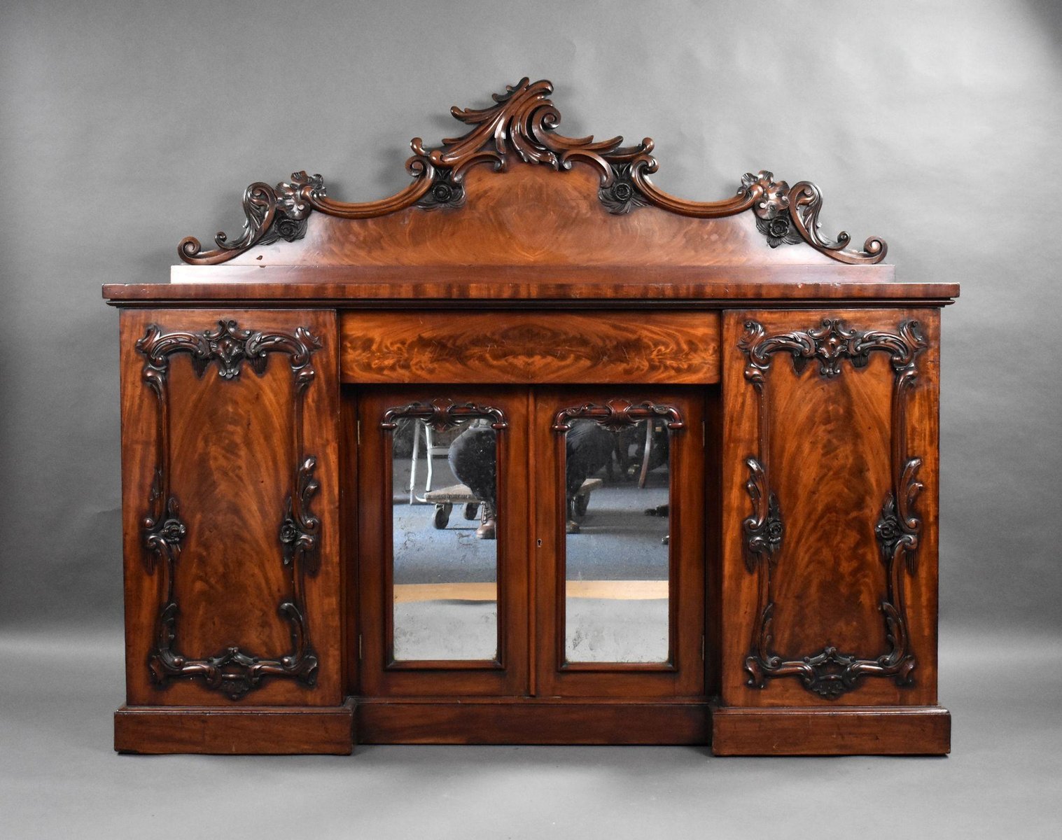 Victorian Flame Mahogany Sideboard, 1860 for sale at Pamono