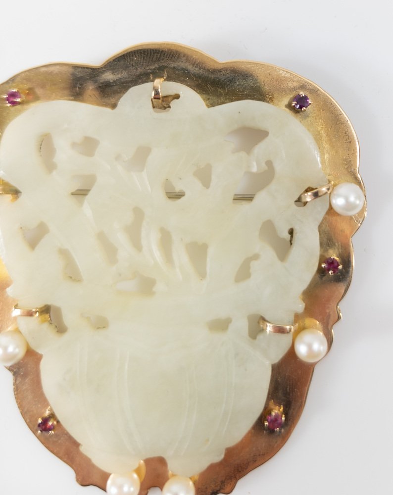 Chinese Brooch Pin in 14K Gold with Pearls and Rubies for sale at Pamono