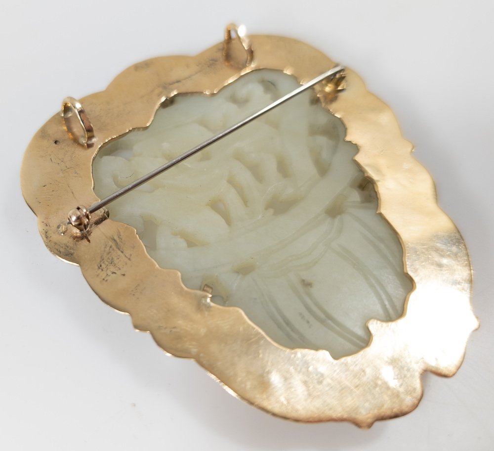 Chinese Brooch Pin in 14K Gold with Pearls and Rubies for sale at Pamono