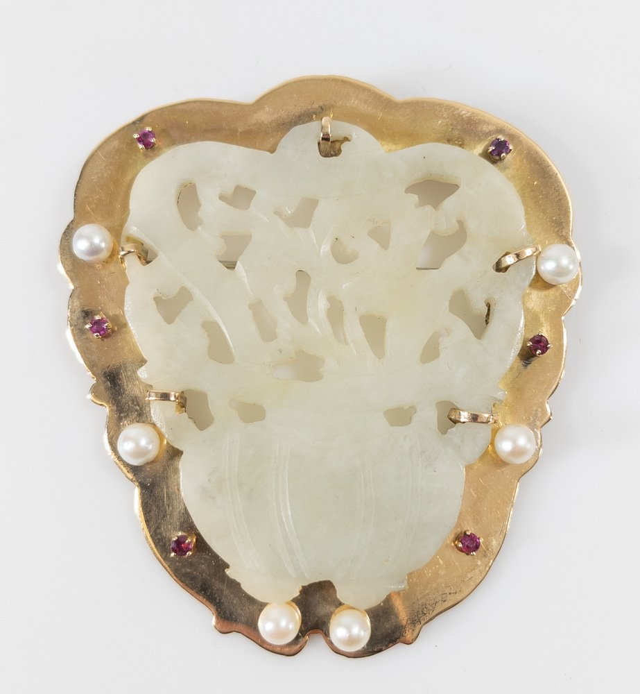 Chinese Brooch Pin in 14K Gold with Pearls and Rubies for sale at Pamono