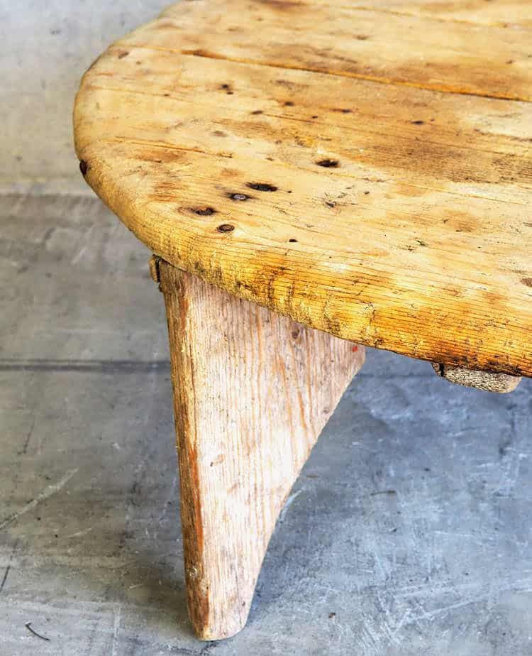 Round Wooden Table, 1920s for sale at Pamono