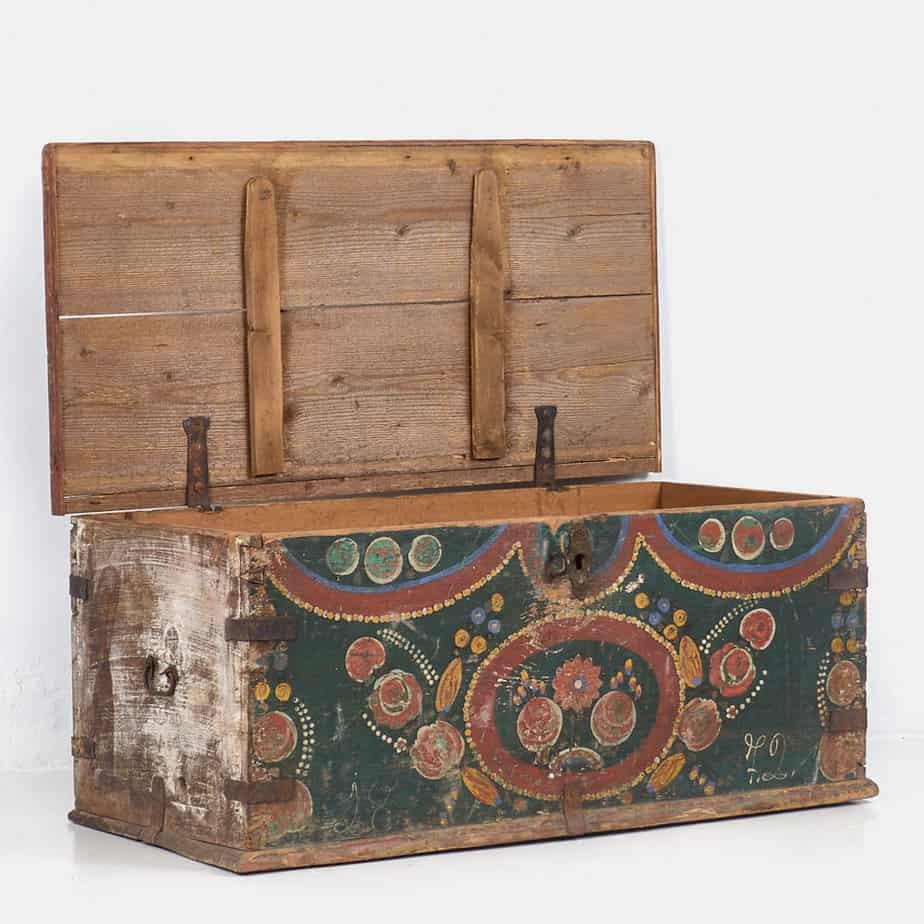 Antique Wood Trunk, 1890s for sale at Pamono
