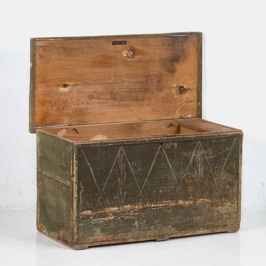 Antique Wooden Trunk, 1890s for sale at Pamono