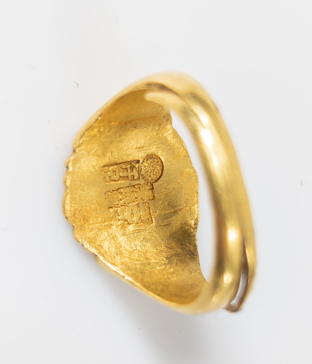 Chinese 24k .999 Gold Ring with Shou Characters and Bat for sale at Pamono