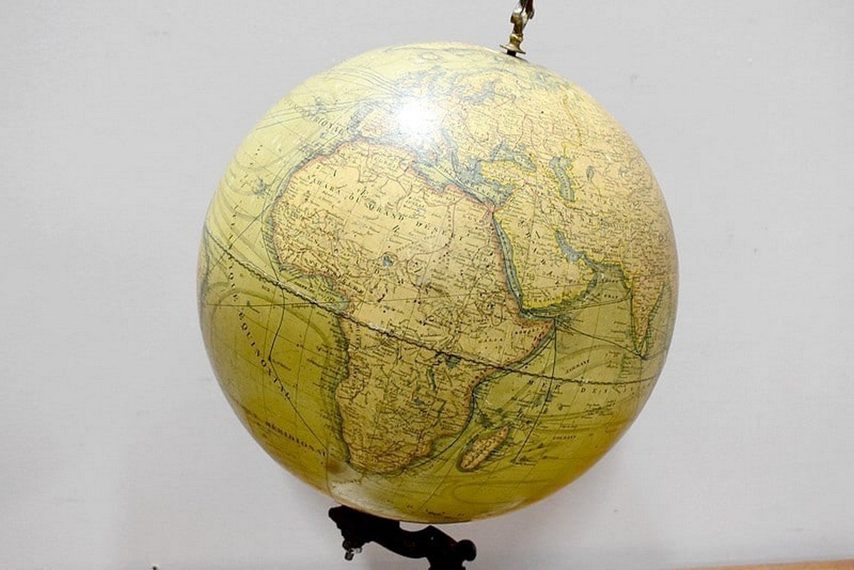Vintage World Map Globe, 1920s for sale at Pamono
