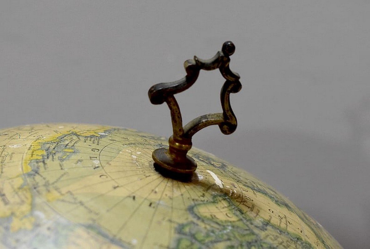 Vintage World Map Globe, 1920s for sale at Pamono