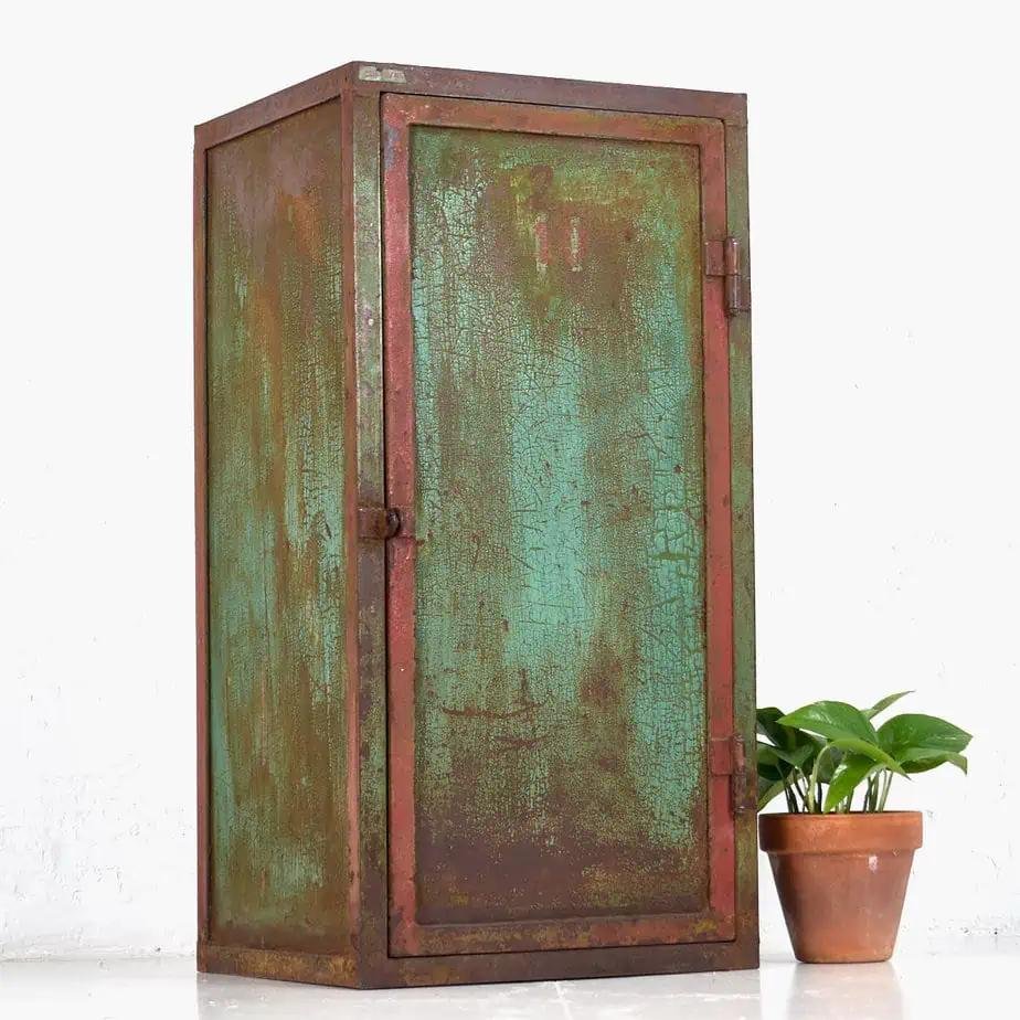 Small Vintage Wardrobe, 1960s for sale at Pamono