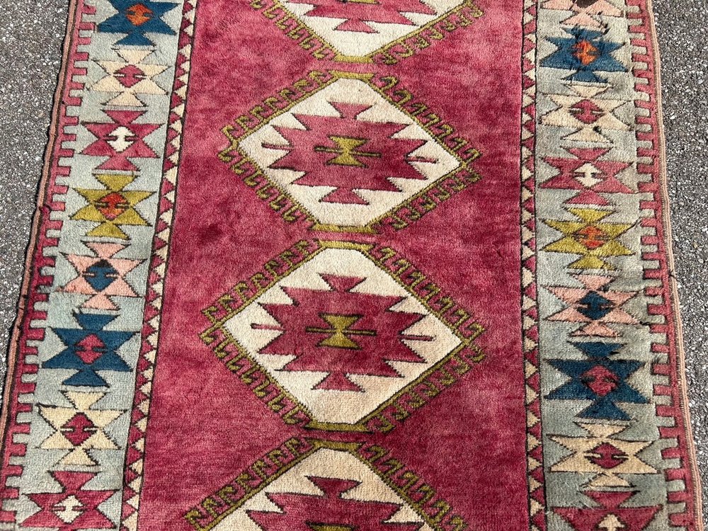 Vintage Middle Eastern Rug for sale at Pamono