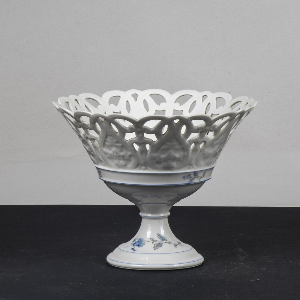 White Ginori Centerpiece Backsplash Decorated with Blue Flowers in ...