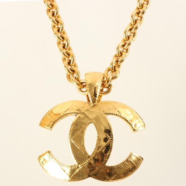 CC Mark Plate Long Necklace from Chanel, 1994 for sale at Pamono