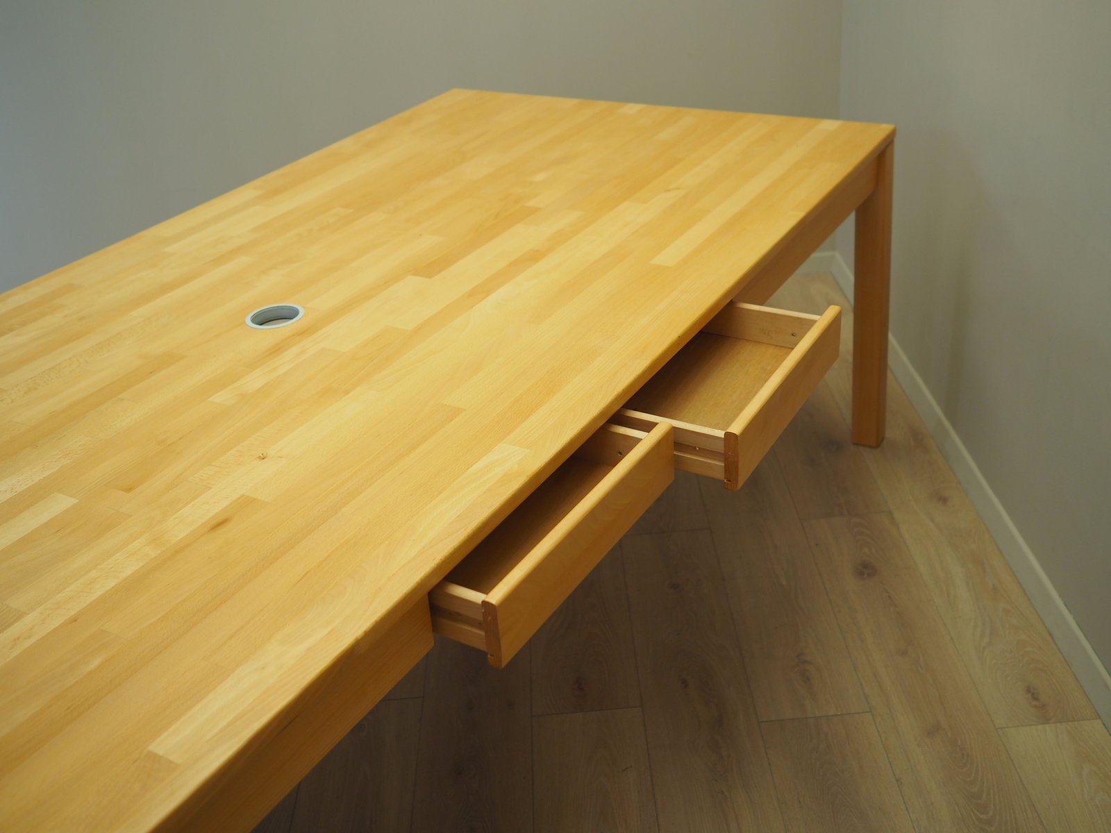 Danish Beech Desk, 1980s for sale at Pamono