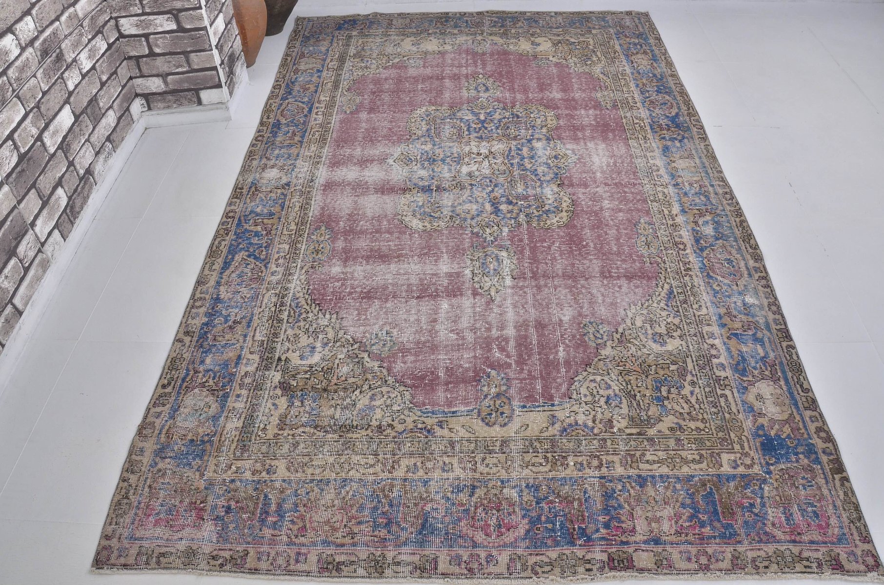 Vintage Turkish Wool Rug, 1960s for sale at Pamono