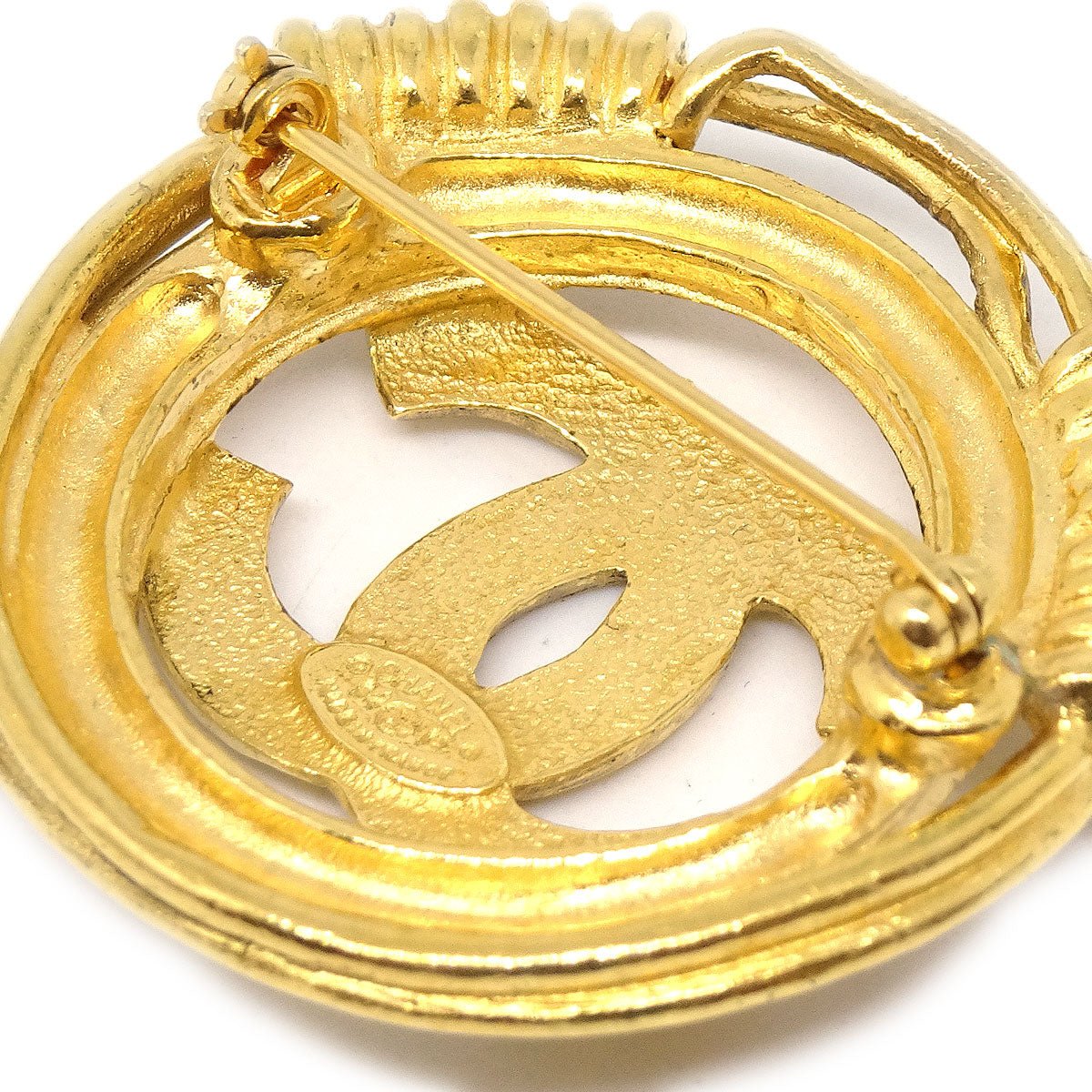 CHANEL★ 1994 CC Spring Border Brooch Medium 75092 for sale at Pamono