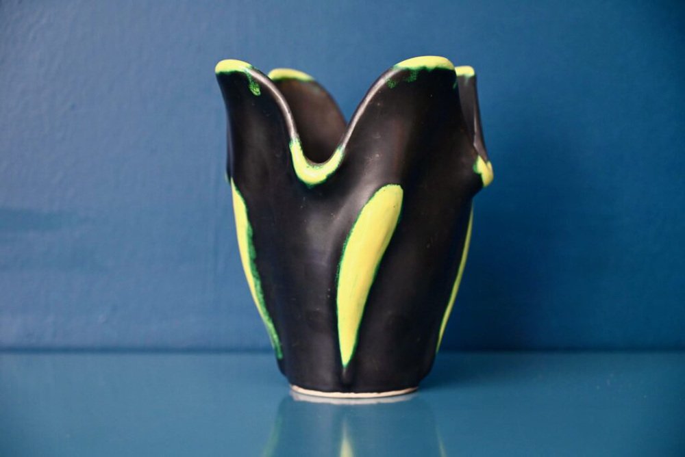 Two-Tone Free-Form Vase, France, 1950s for sale at Pamono