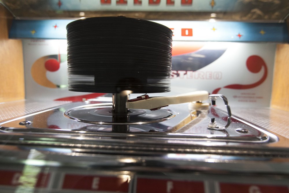 100 Stereo Modell Jukebox und Lautsprecher von NSM Brand Fanfare, 1950er, 3 . Set bei Pamono kaufen