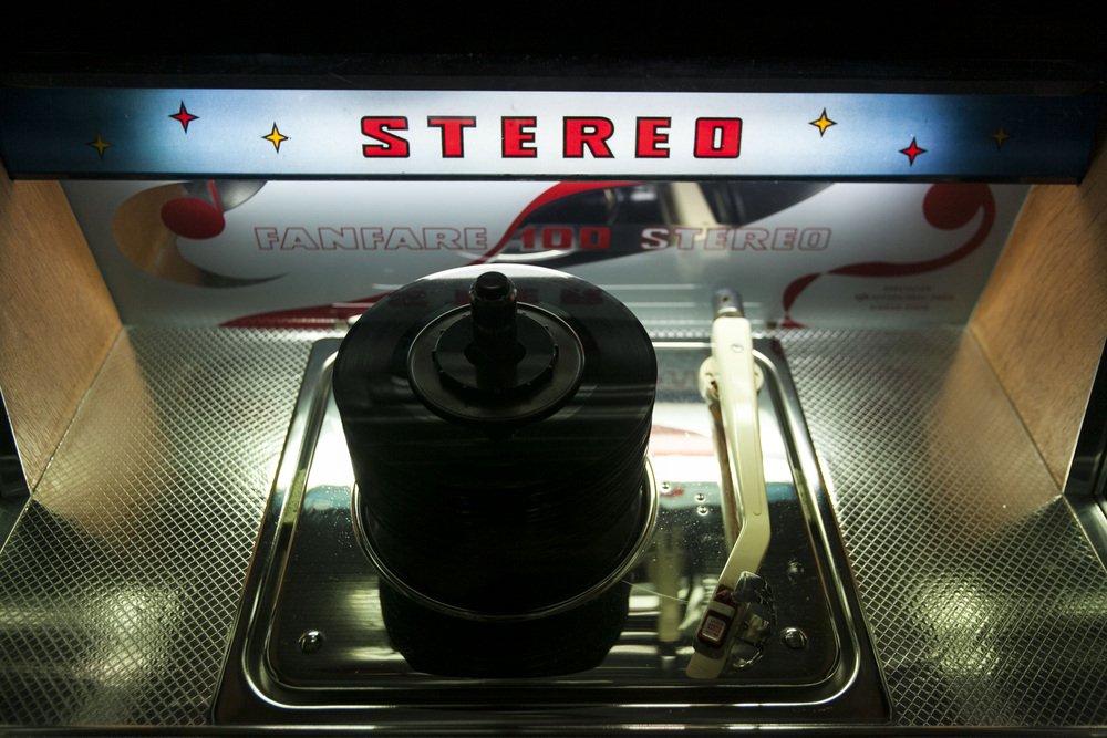 100 Stereo Model Jukebox and Speakers from NSM Brand Fanfare, 1950s, Set of 3 for sale at Pamono