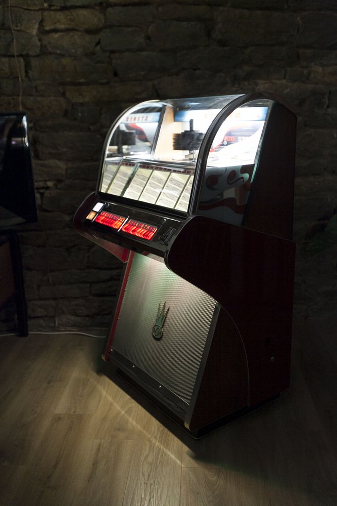 100 Stereo Model Jukebox and Speakers from NSM Brand Fanfare, 1950s, Set of 3 for sale at Pamono