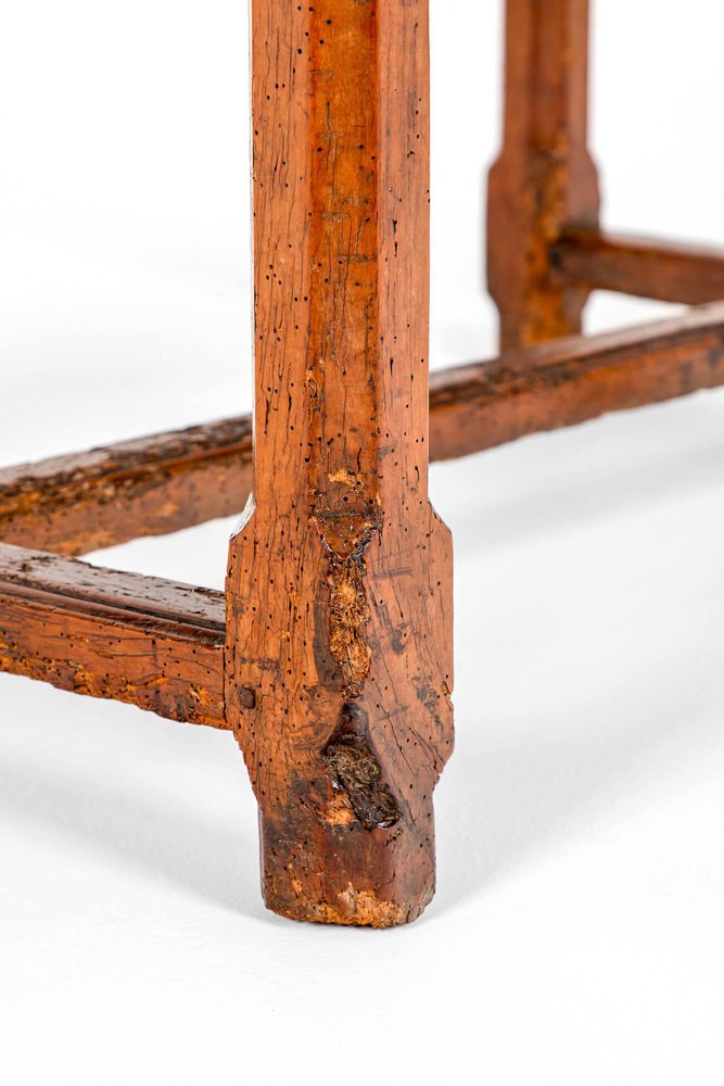 18th Century Oval Hall Table for sale at Pamono