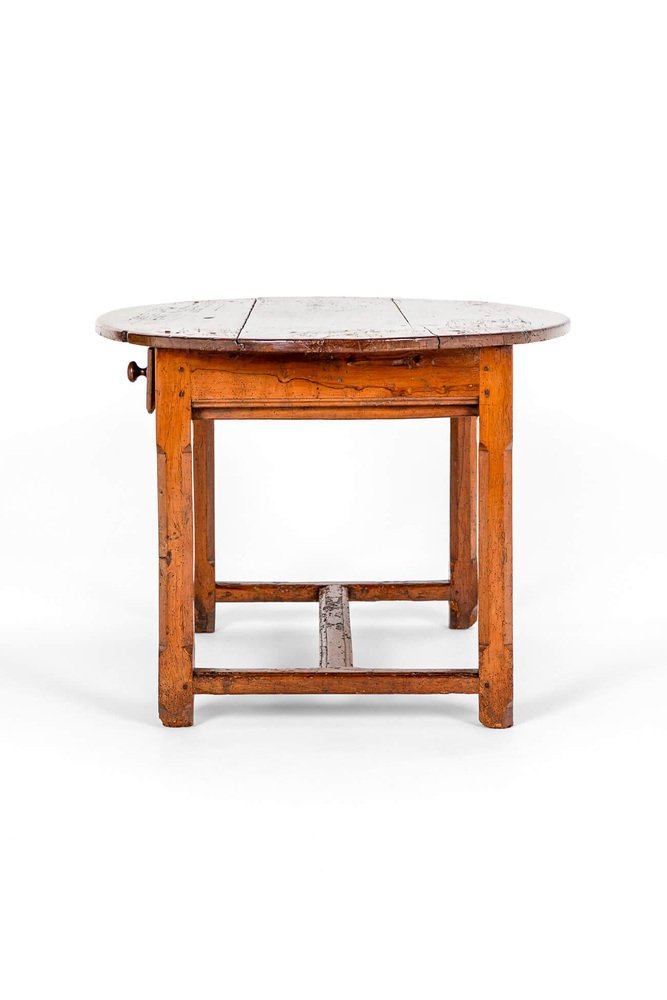 18th Century Oval Hall Table for sale at Pamono