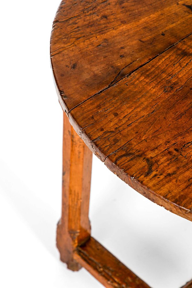 18th Century Oval Hall Table for sale at Pamono