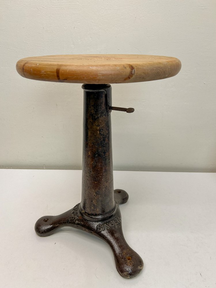 Stool in Cast Iron and Wood from Singer, 1930s for sale at Pamono