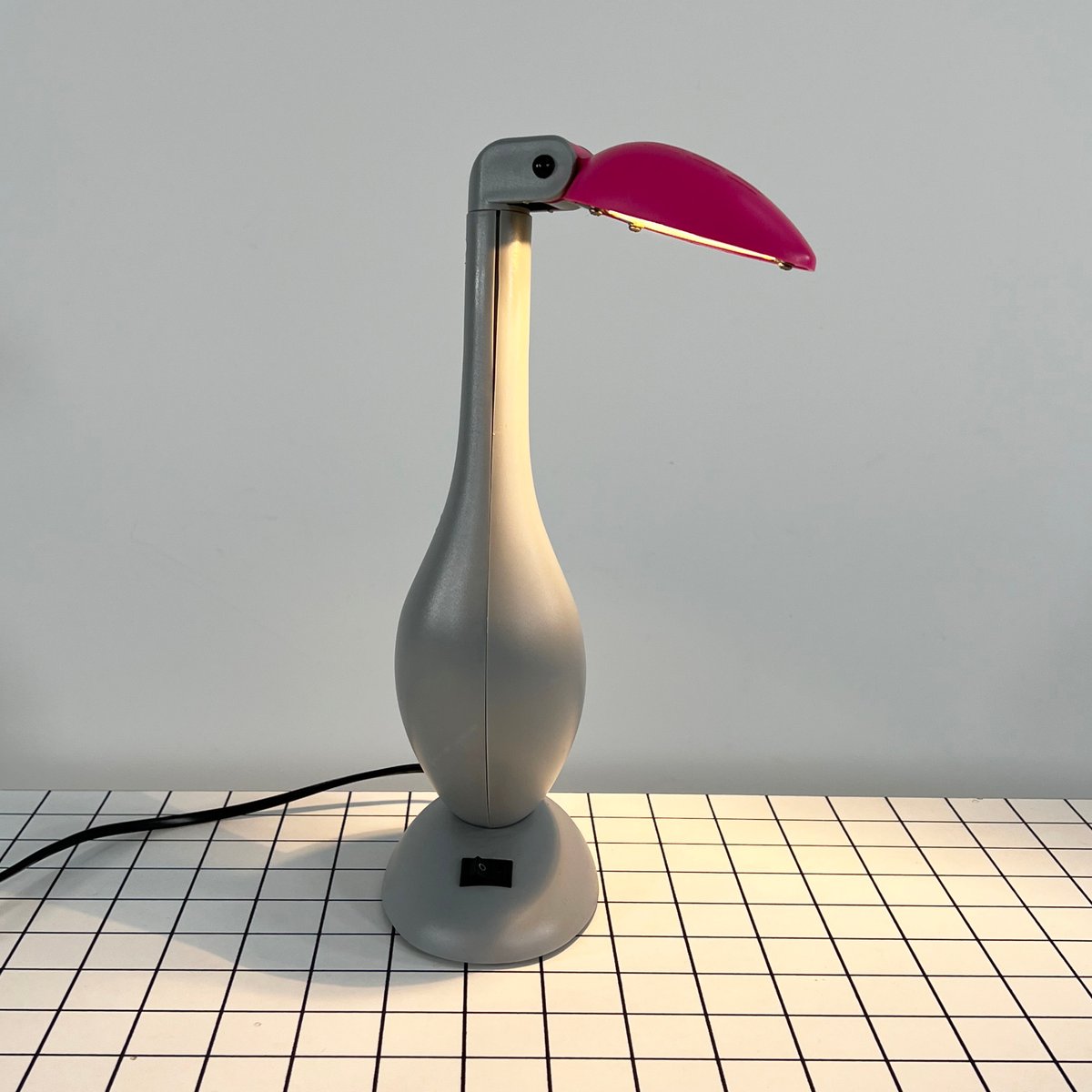 Pink & Grey Articulated Toucan Desk Lamp, 1980s for sale at Pamono