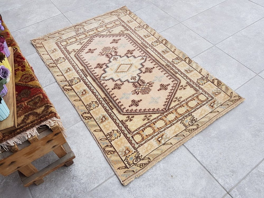 Small Pink & Brown Aztec Oushak Rug, 1960s for sale at Pamono