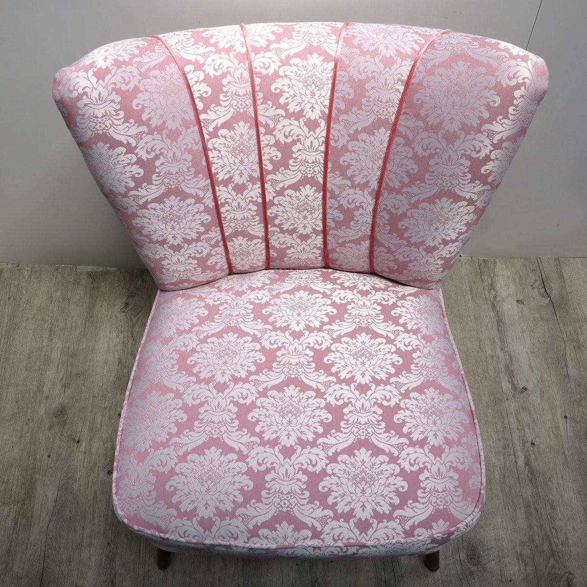Vintage Pink Cocktail Chair mit Holzbeinen bei Pamono kaufen