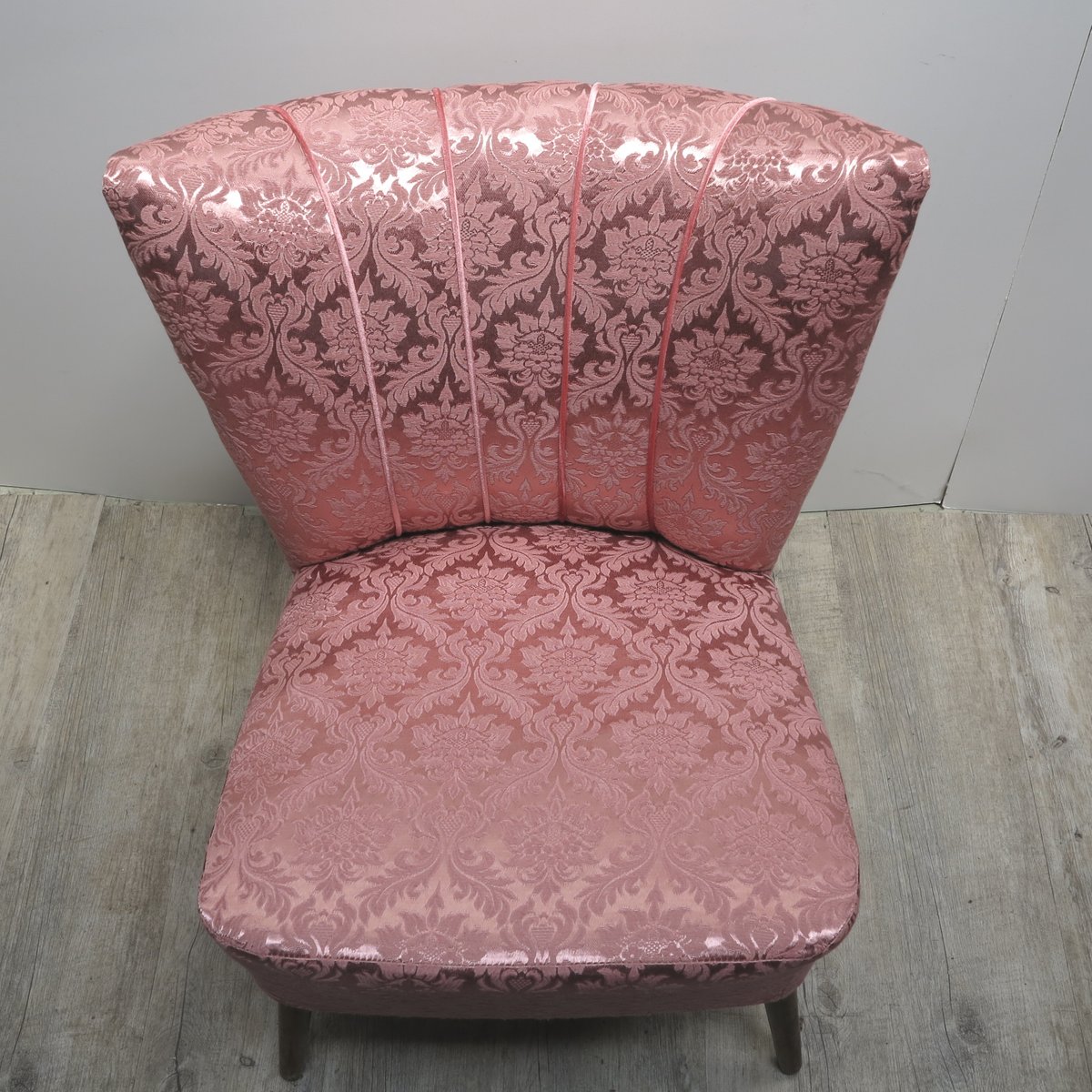 Mid-Century Pink Cocktail Chair with Slanted Legs for sale at Pamono