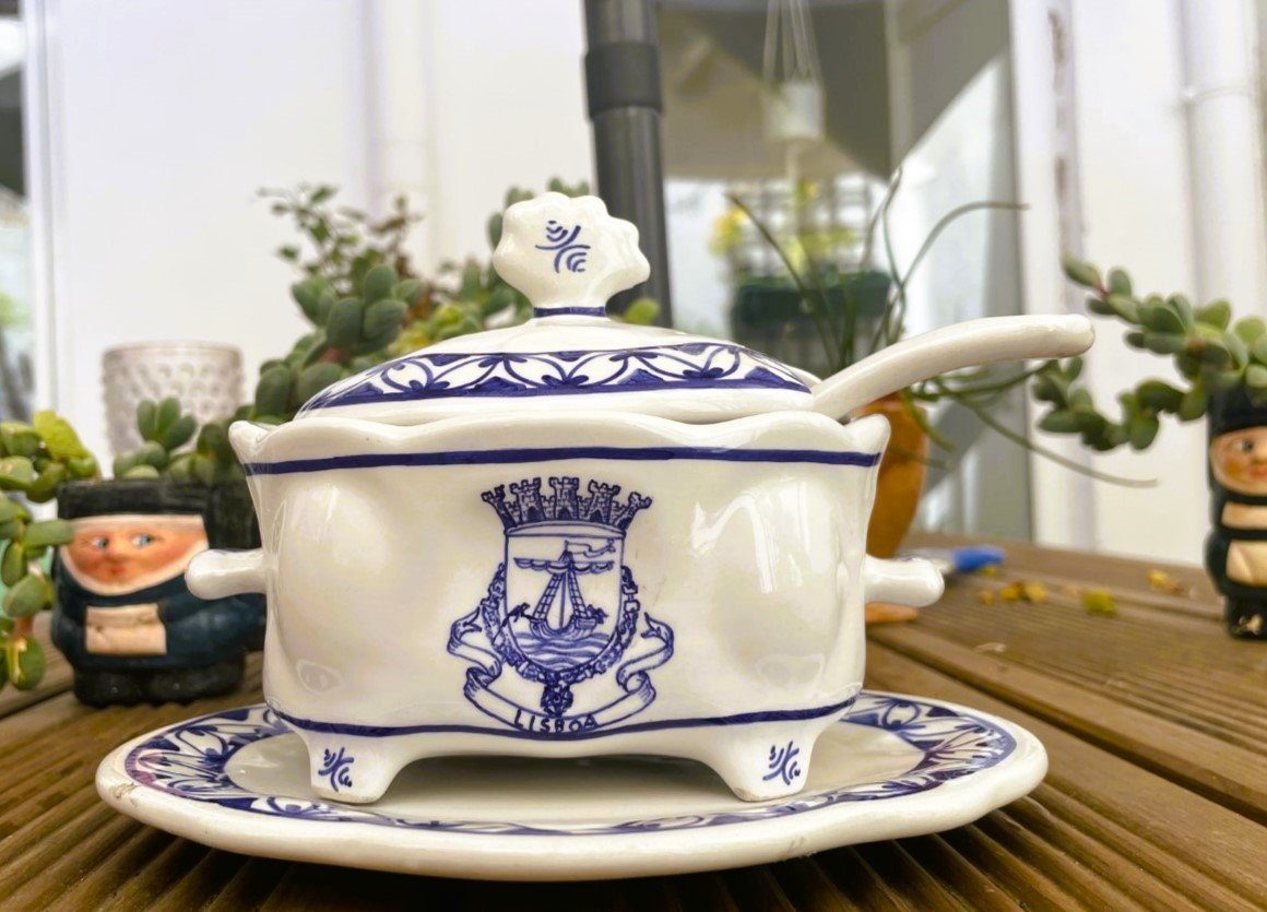 Small Portuguese Blue Willow Porcelain Tureen with Saucer and Ladle by ...