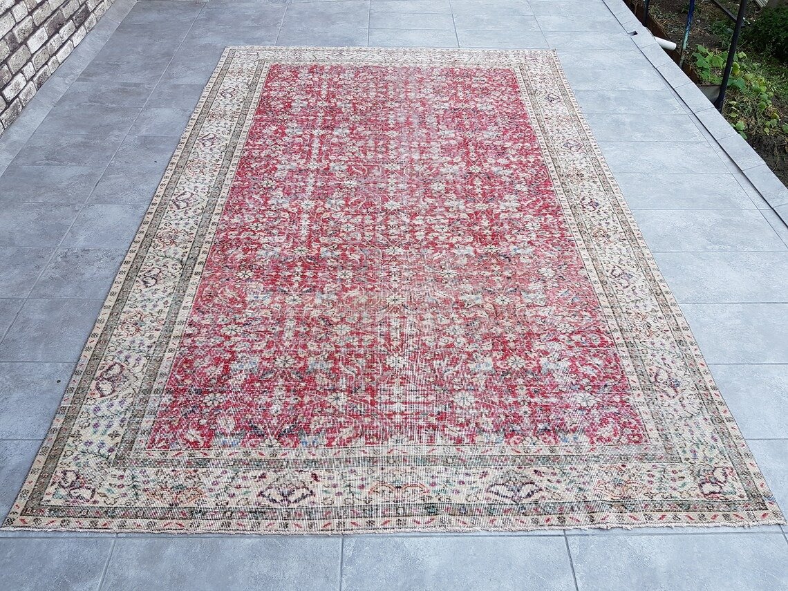 Large Turkish Red Rug, 1960s for sale at Pamono