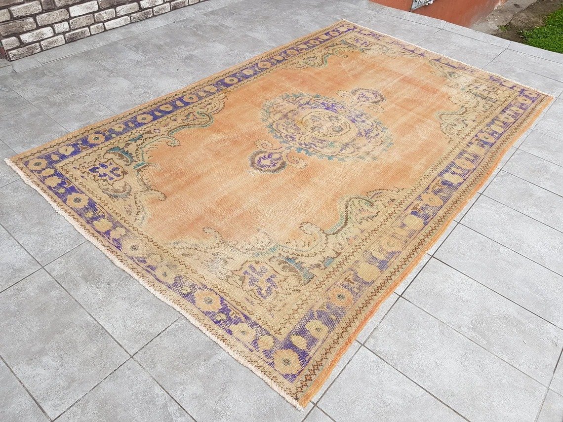Vintage Turkish Aztec Rug, 1960s for sale at Pamono