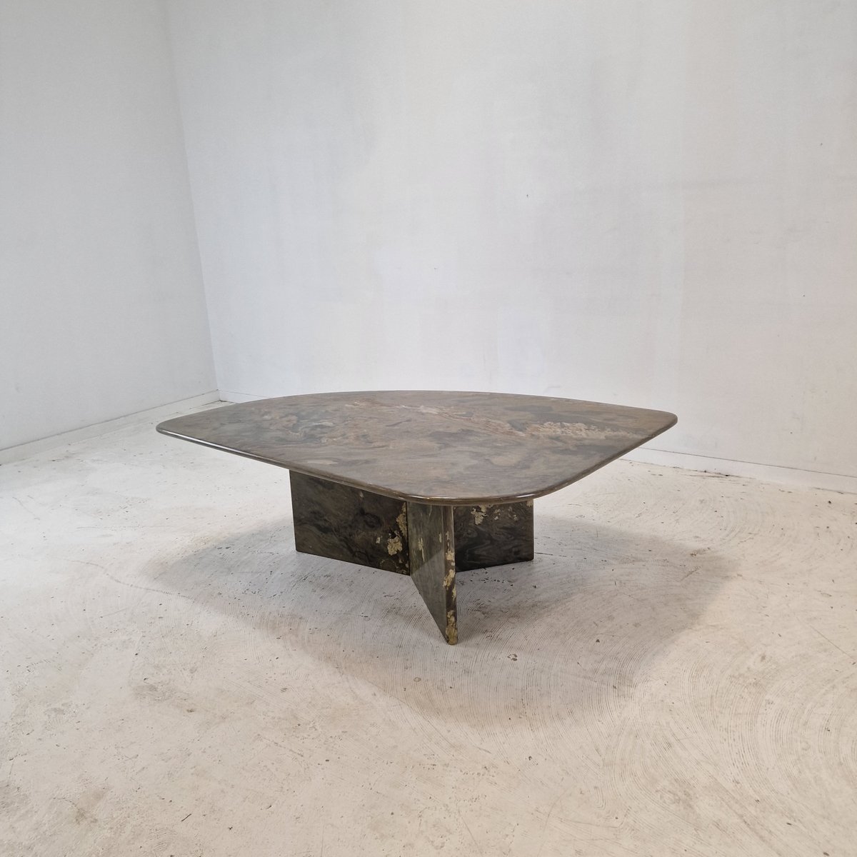 Italian Coffee Table in Granite, 1980s for sale at Pamono