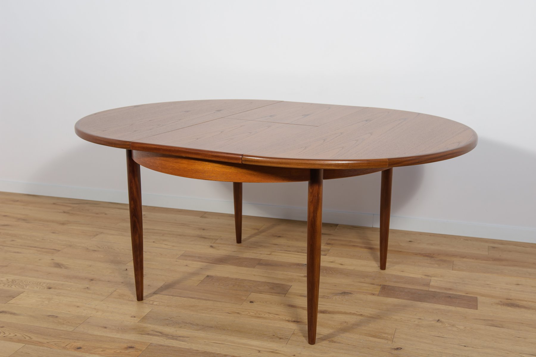 Mid-Century Teak Round Fresco Dining Table from G-Plan, United Knigdom ...